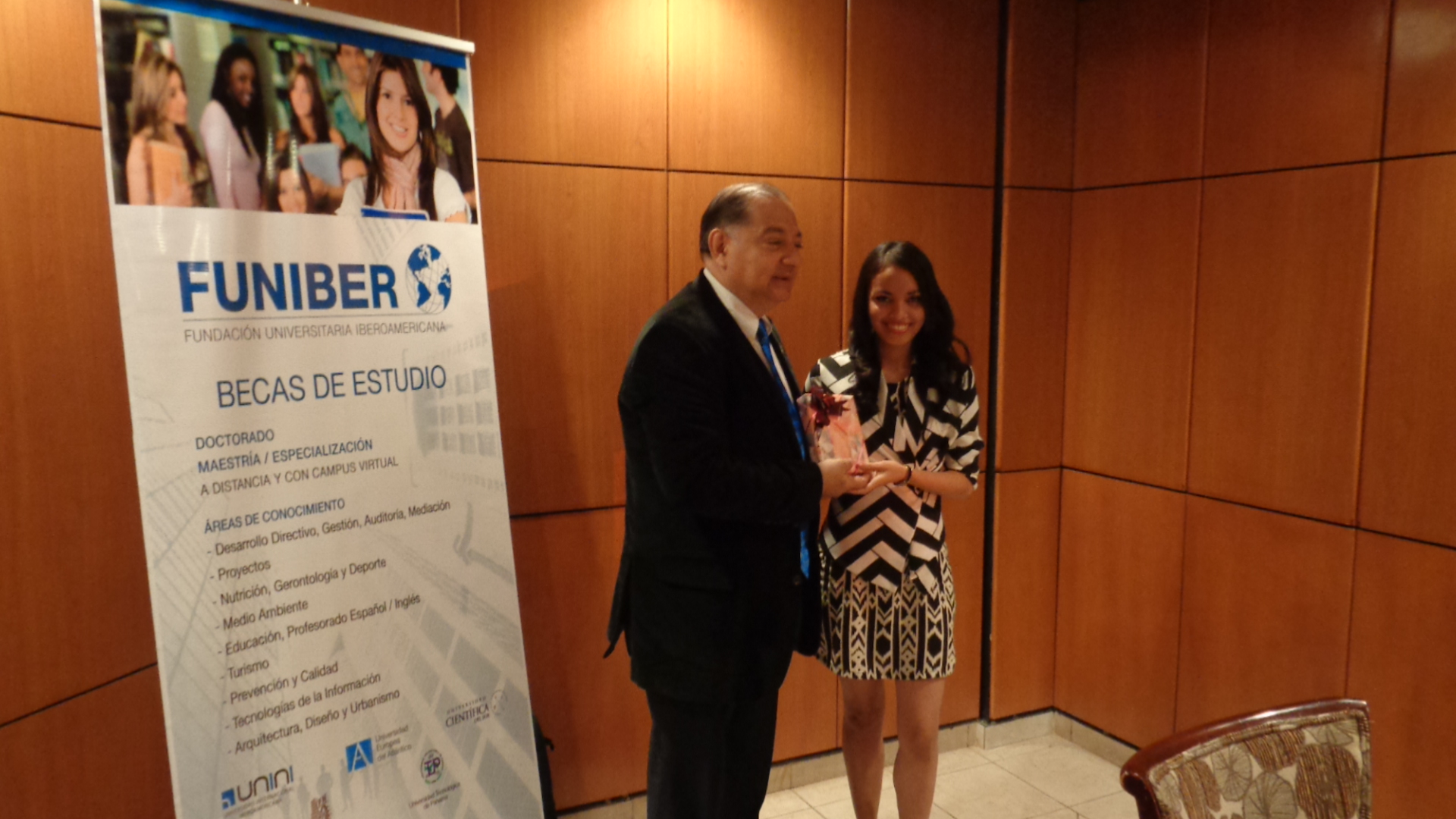 FUNIBER entrega el primer premio del FUNICONCURSO “Opiniones FUNIBER ...