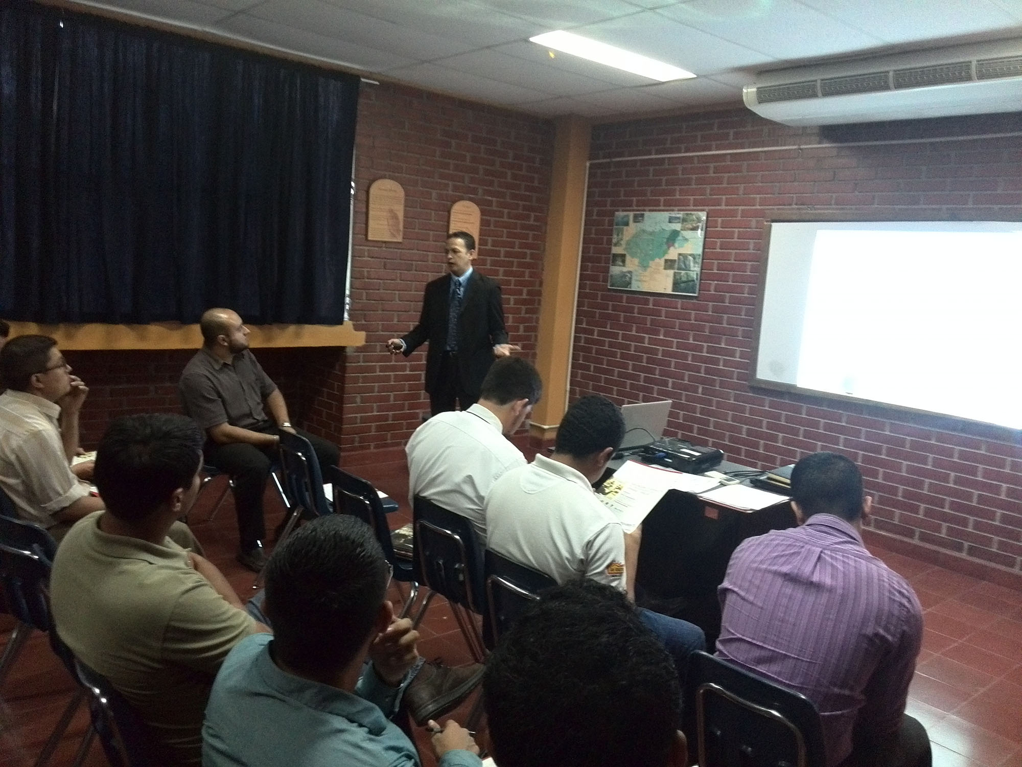 FUNIBER presentó el Programa de Becas en la Fundación Taular en ...