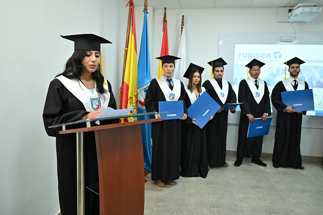 FUNIBER Bolivia agasaja a sus becados en un acto de entrega de diplomas ...
