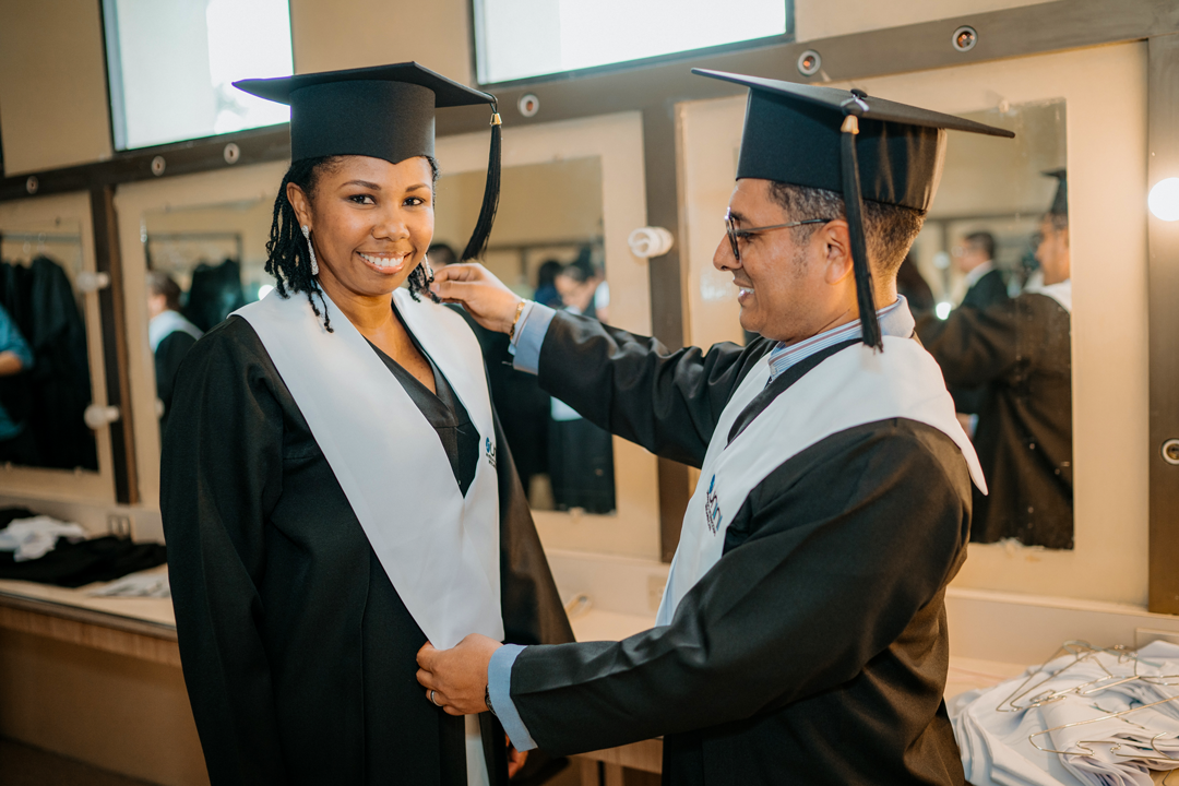 FUNIBER Ecuador realiza una ceremonia de entrega de títulos para sus ...