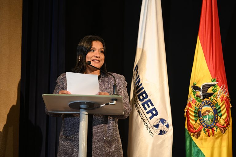 FUNIBER Bolivia celebra una ceremonia de entrega de títulos para su ...